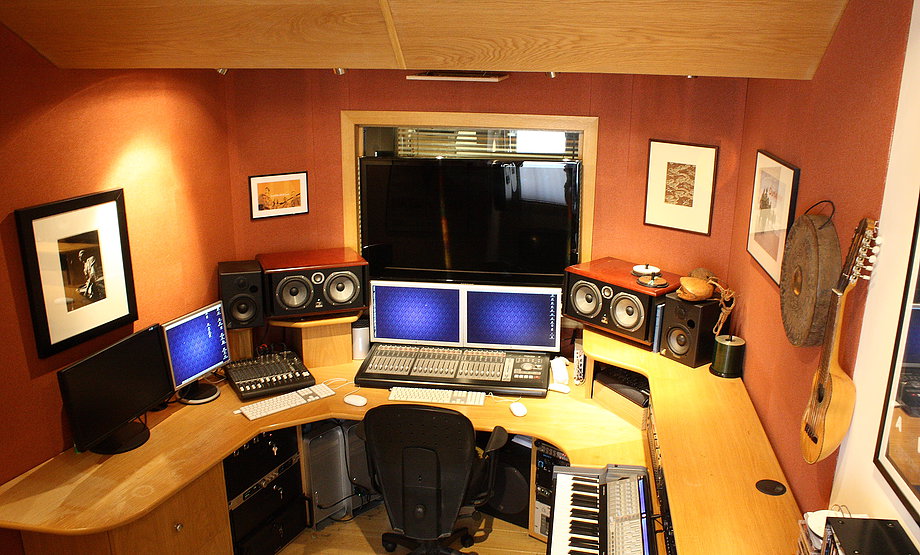 WEST LONDON PRODUCTION ROOM - £1250pcm - SHARED LIVE ROOM - AllStudios