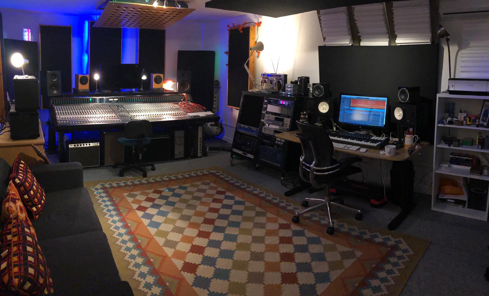 PRODUCTION SUITE - 49sqm - 3 ROOMS - HORNSEY - TURNPIKE LANE - AllStudios