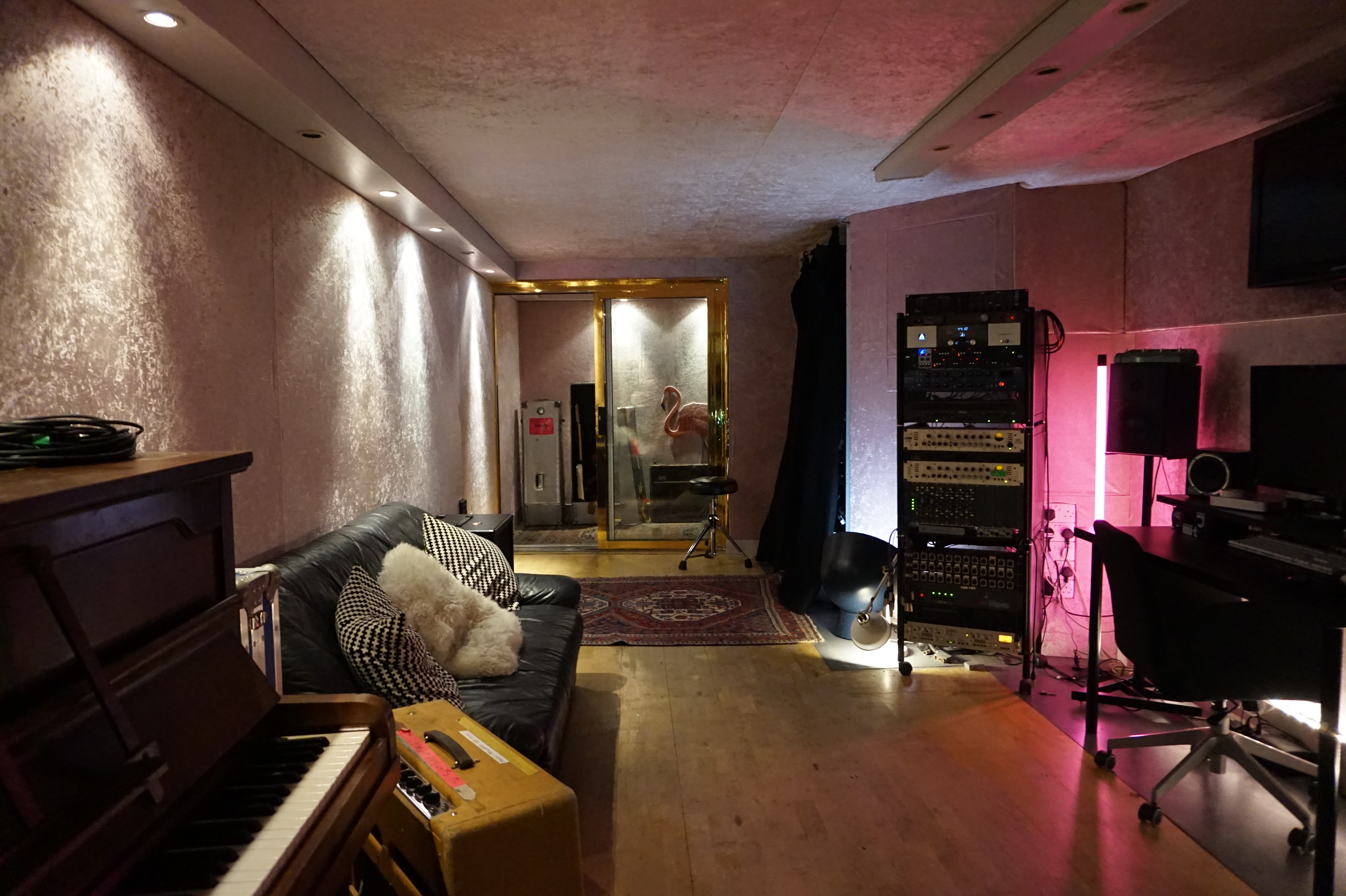 LONGTERM LET - STUDIO SHARE OPPORTUNITY - LONDON N1 - AllStudios