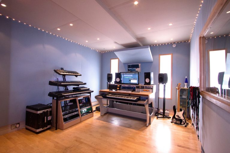 SHARE OF PRODUCTION SUITE - FINSBURY PARK/ARCHWAY/HORNSEY - AllStudios