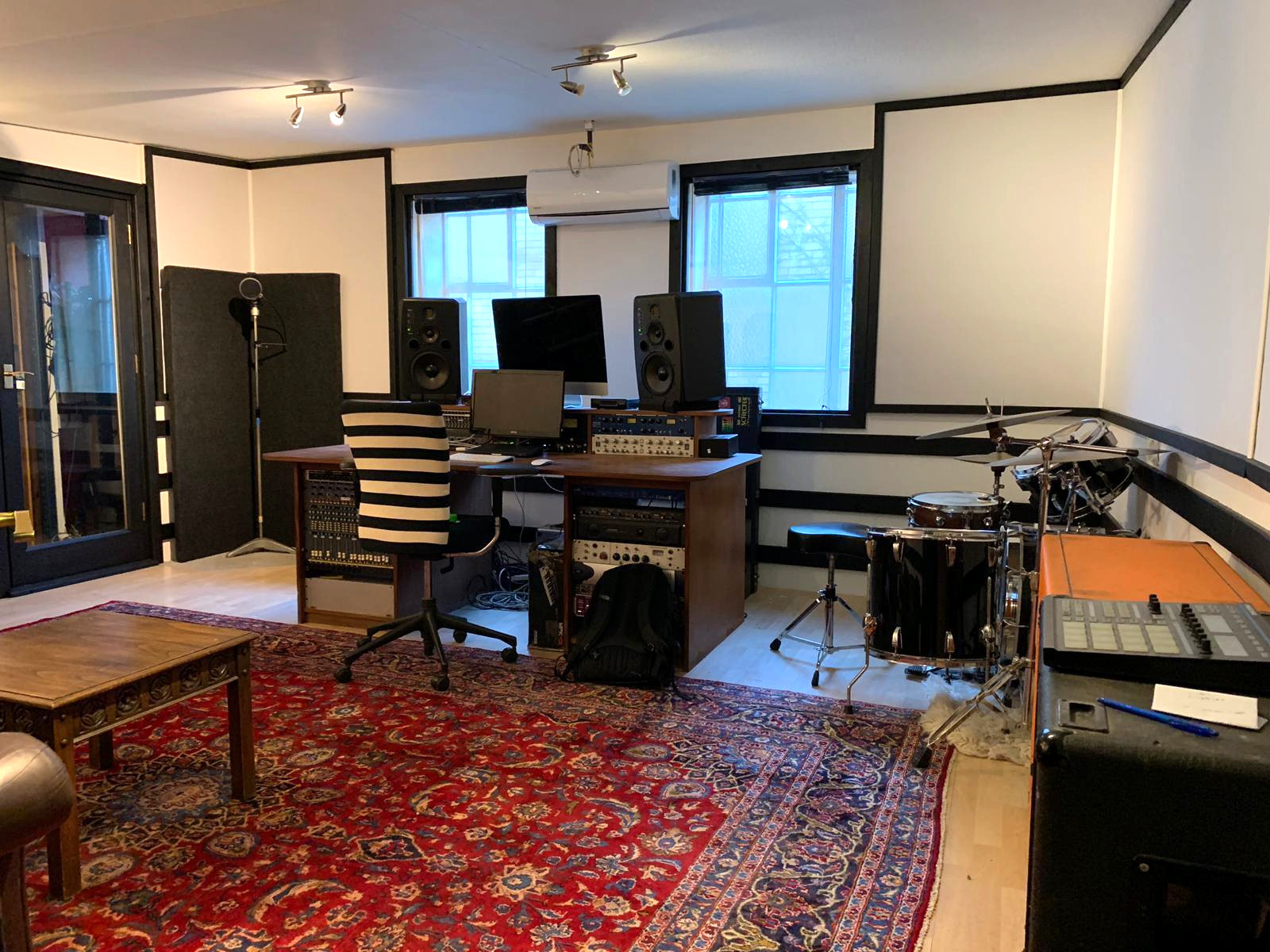 LONGTERM LET STUDIO SHARE - £500 PCM - ACTON W3 - AllStudios