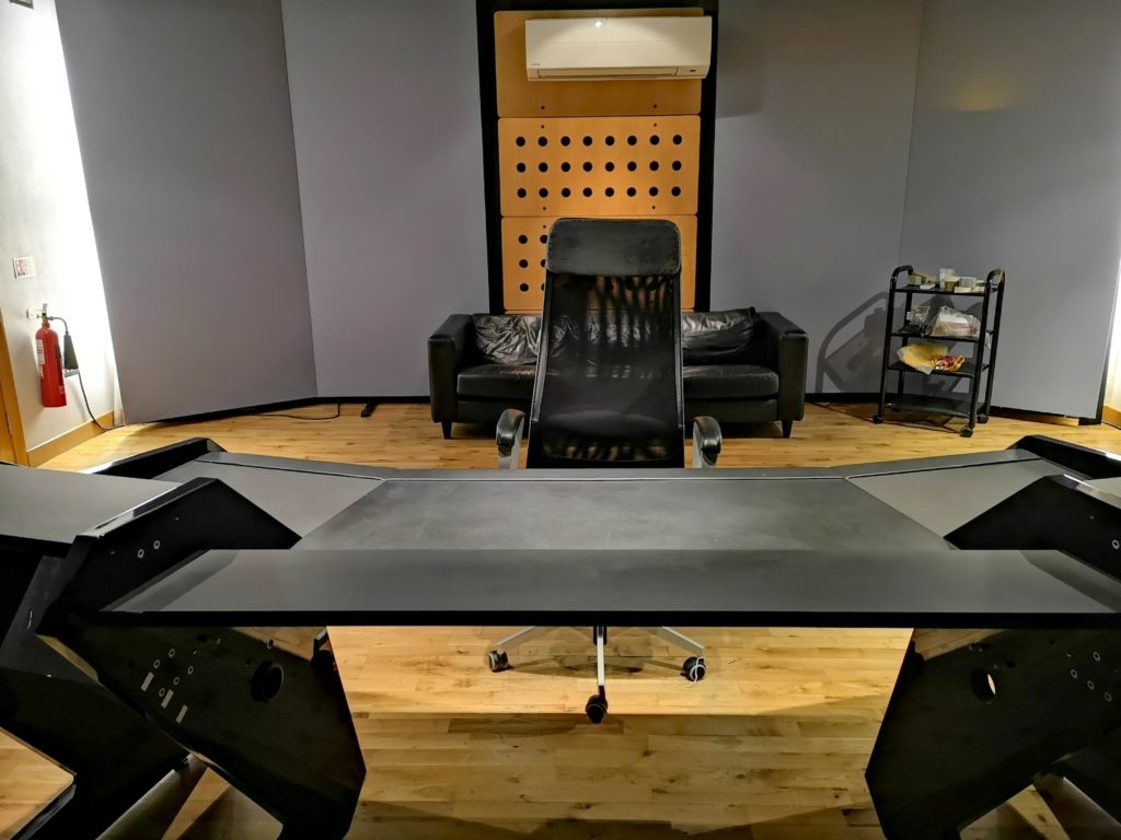 PRODUCTION ROOM IDEAL FOR MASTERING OR MIXING - LONDON SW6 - AllStudios