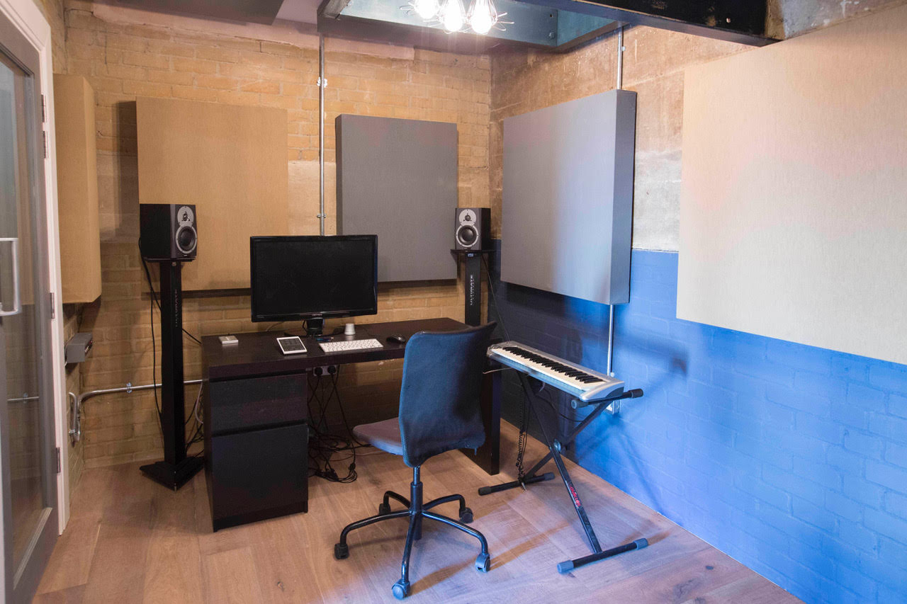 PRODUCTION SUITE w. BOOTH - WANDSWORTH SW6 - £1100+VAT - AllStudios